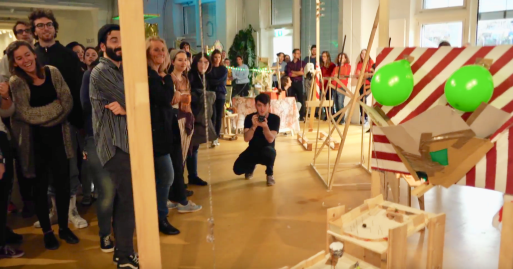 Diese Maschine macht nichts als Unsinn - Informatik an der Hochschule ...